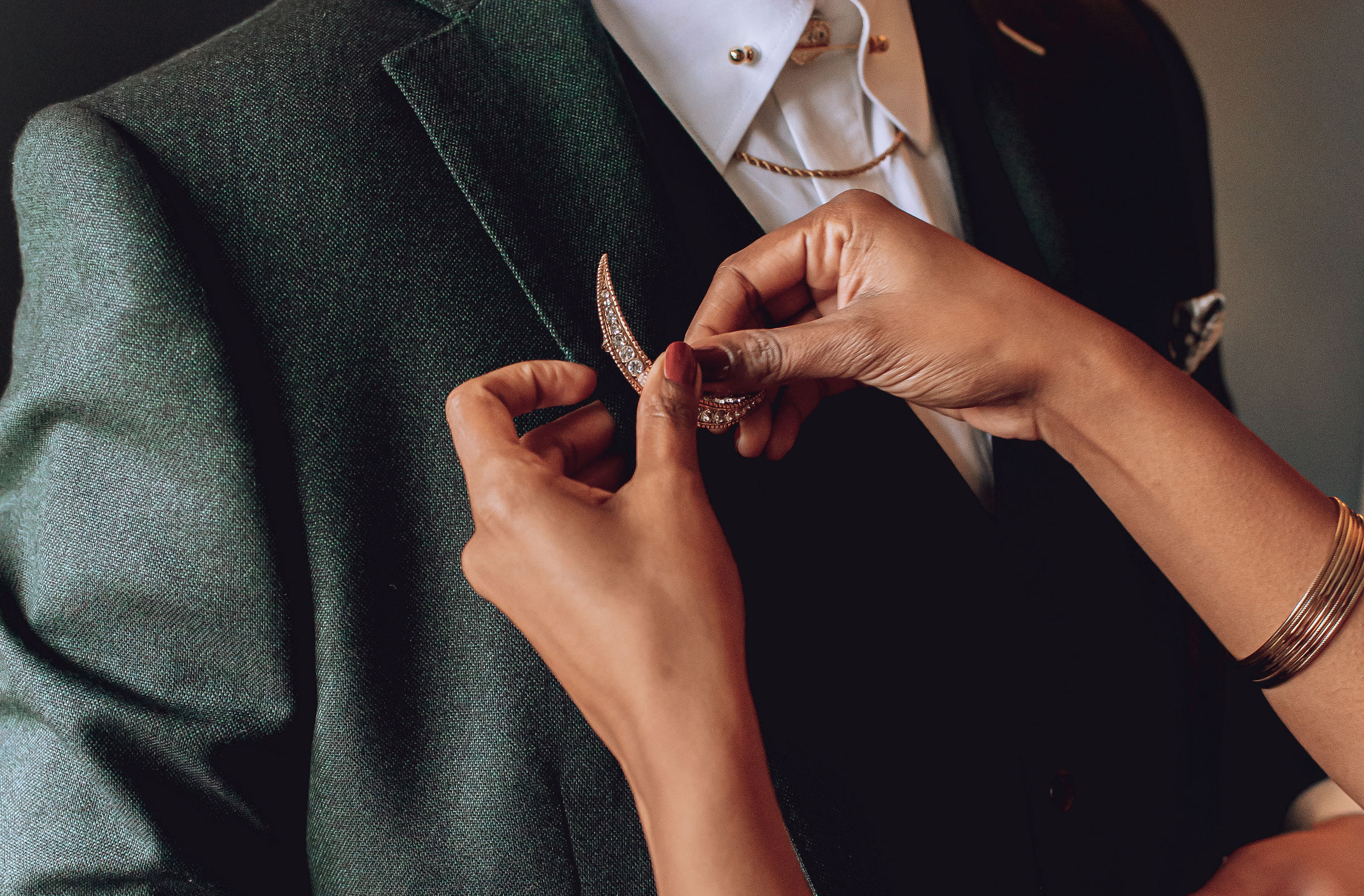 Belt Loops vs Side Adjusters: How to Wear Your Suit Trousers