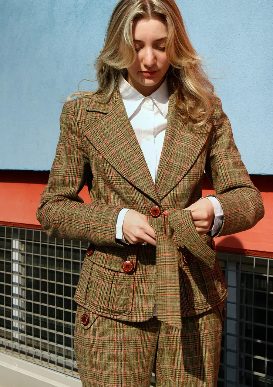 Revival of the 70s - How the decade is topping 2024 wedding trends ...